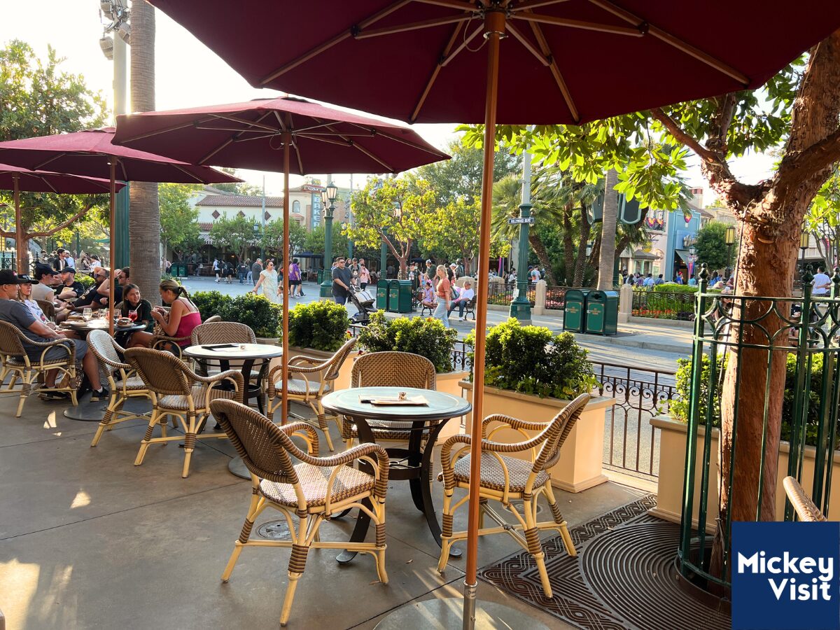 This Disneyland Restaurant May Be a New Top Favorite and People Walk ...