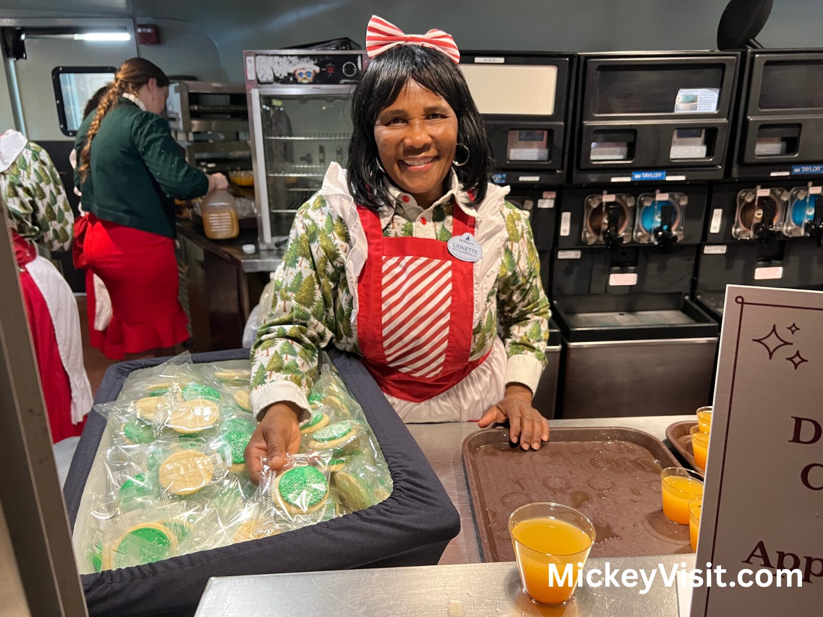 Full List of Free Cookies Coming to Mickey’s Very Merry Christmas Party